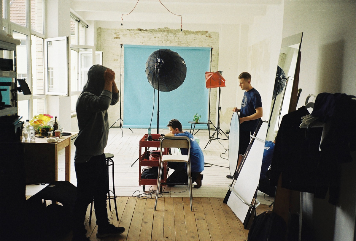 FERHAT TOPAL IS ON THE RUN — “Das wunderbare Leben des David N” – Making Of